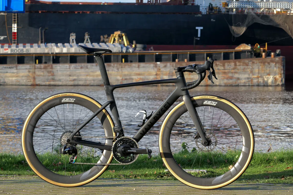 Review: Van Rysel RCR - De jongste racefiets in de World Tour