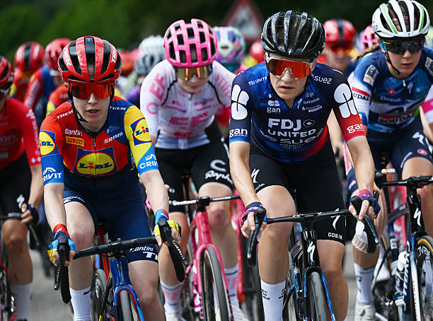 Transfers vrouwenwielrennen: Adegeest, Hengeveld en Kool maken ...