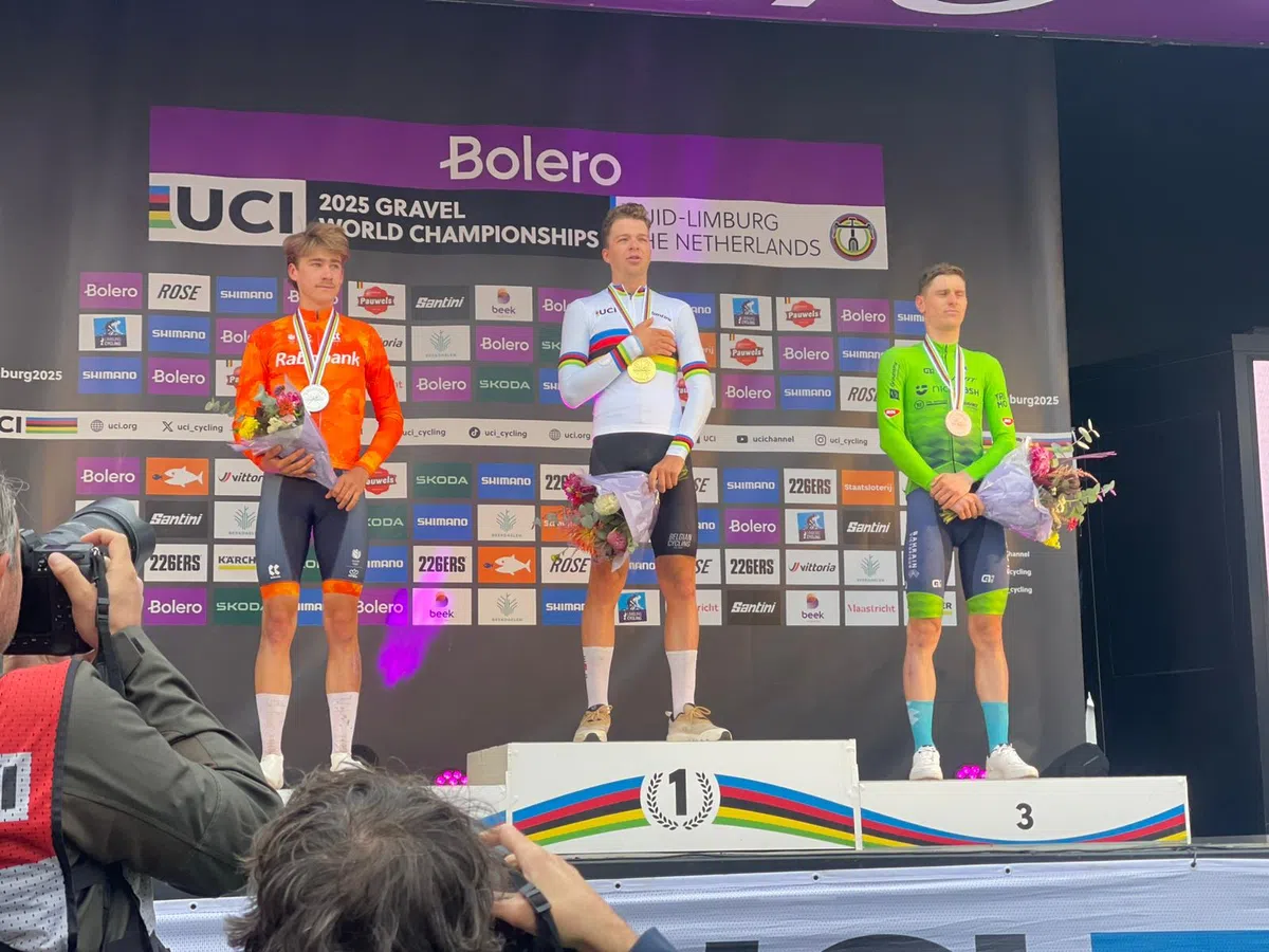 Florian Vermeersch wint WK Gravel 2025 in Limburg, Frits Biesterbos ...